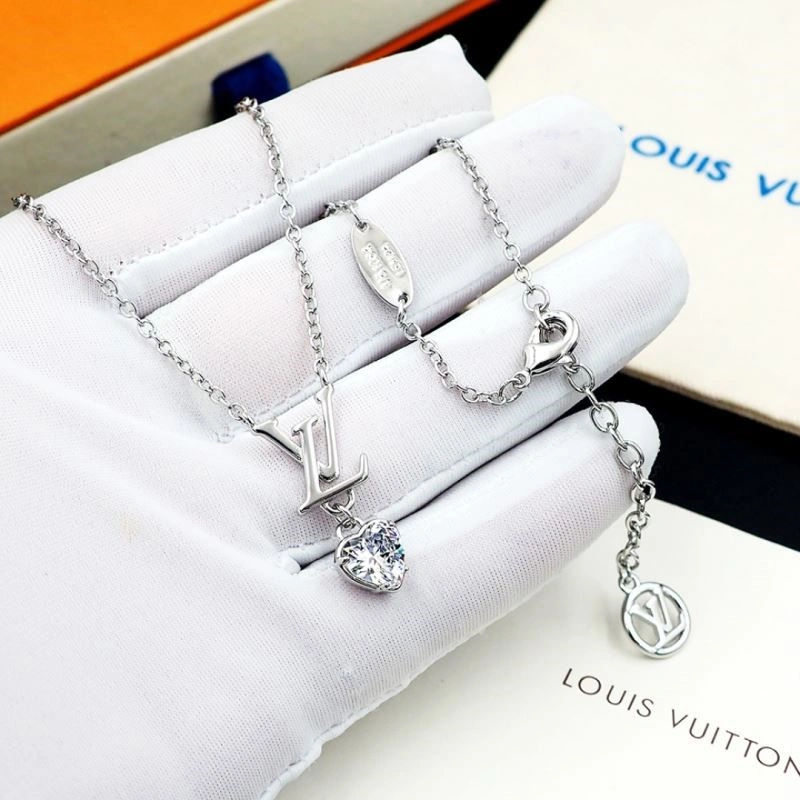 Inexpensive Louis Vuitton Necklaces