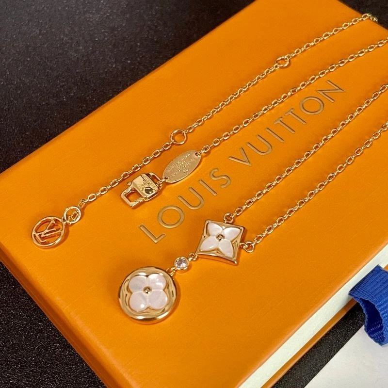 Discounted Louis Vuitton Necklaces