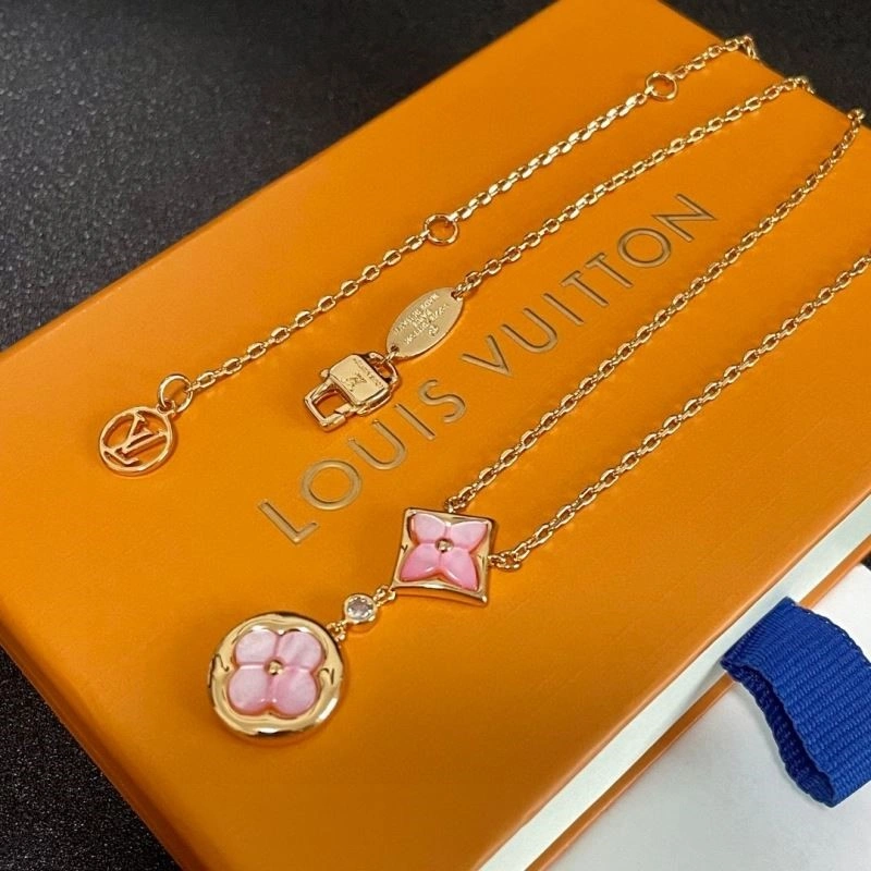 Official Louis Vuitton Necklaces