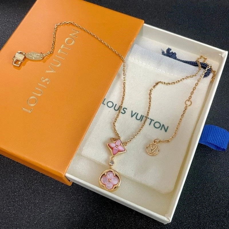 Official Louis Vuitton Necklaces