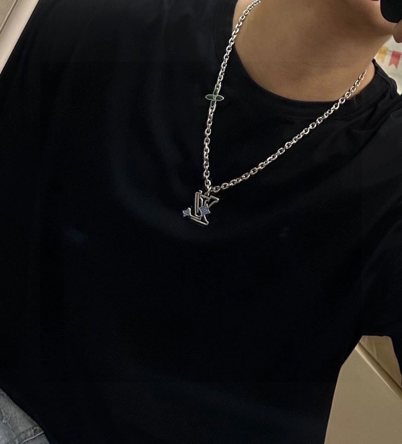 Brand-authenticated Louis Vuitton Necklaces