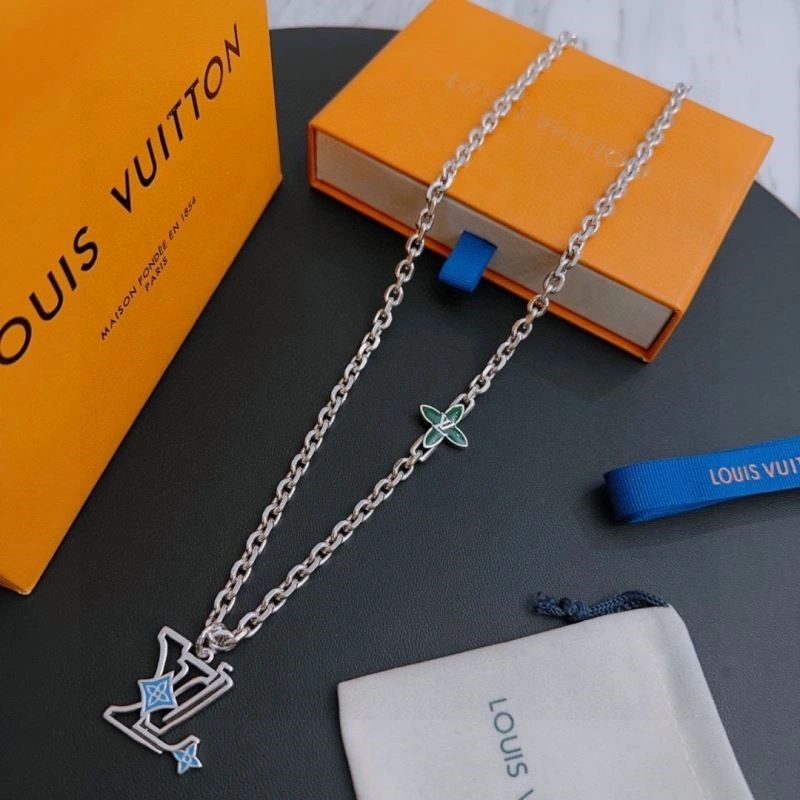 Brand-authenticated Louis Vuitton Necklaces