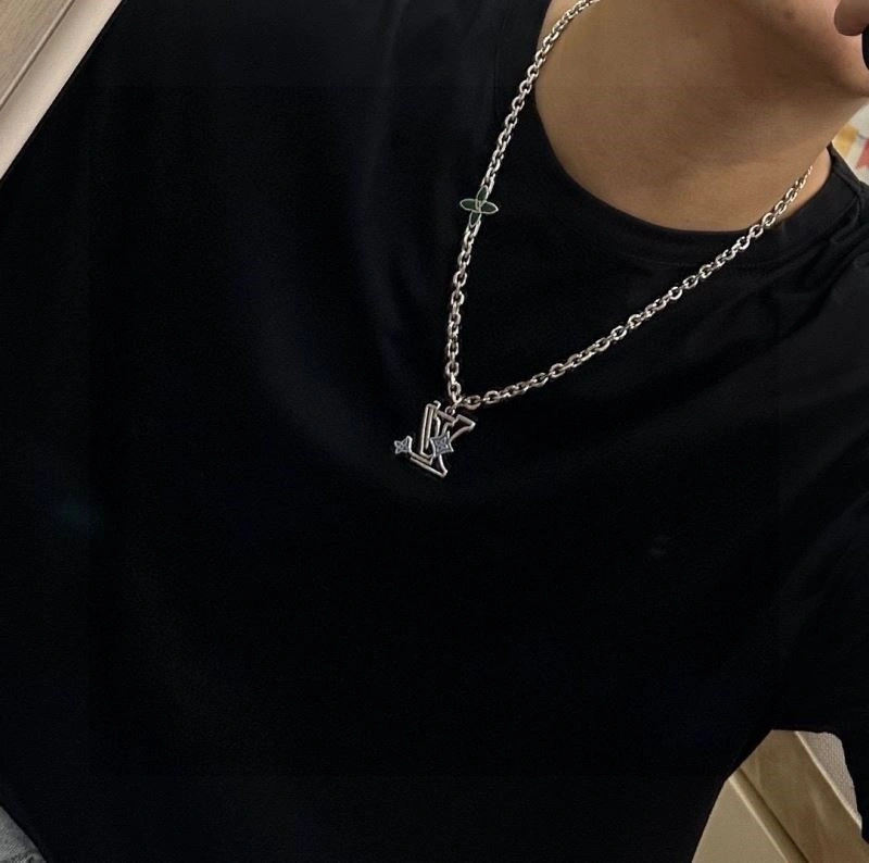 Brand-authenticated Louis Vuitton Necklaces