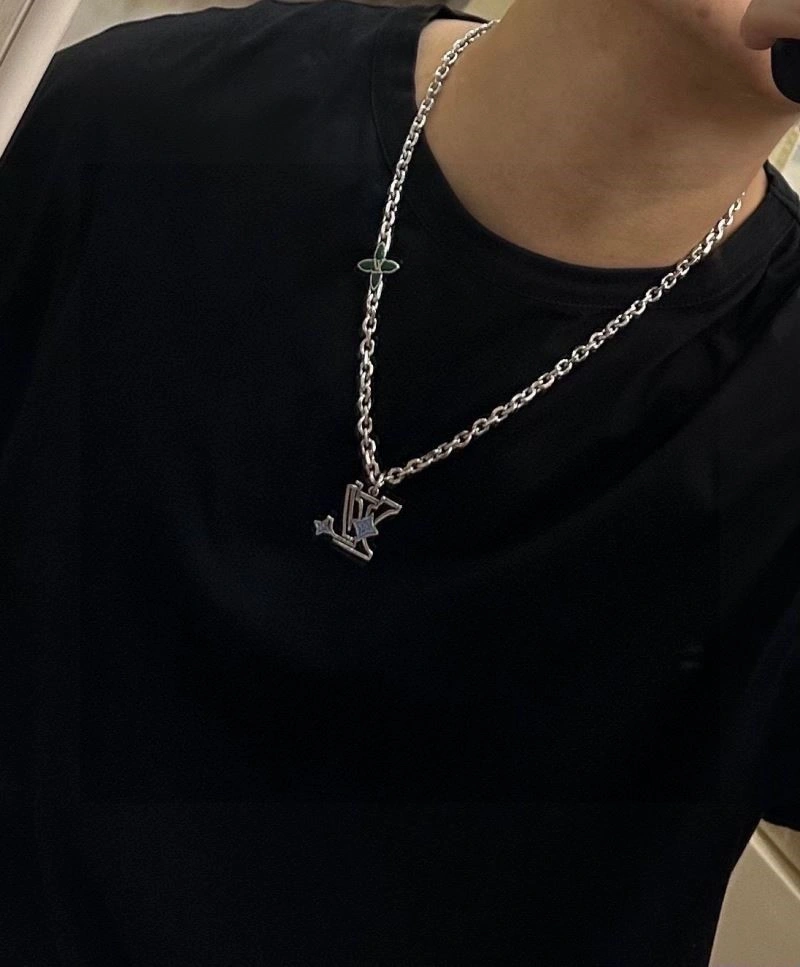 Brand-authenticated Louis Vuitton Necklaces