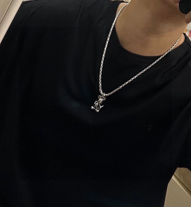 Exact replica Louis Vuitton Necklaces