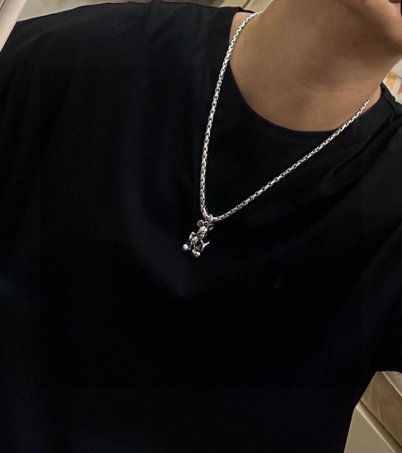 Exact replica Louis Vuitton Necklaces