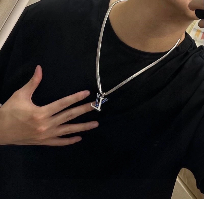 Mirror quality Louis Vuitton Necklaces