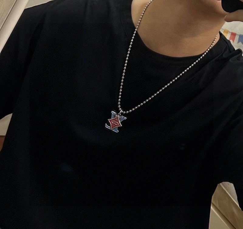 Brand-authenticated Louis Vuitton Necklaces