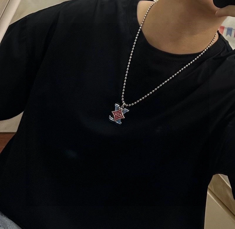 Brand-authenticated Louis Vuitton Necklaces