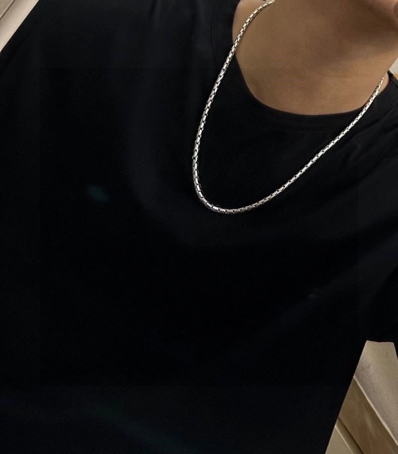Bargain Louis Vuitton Necklaces