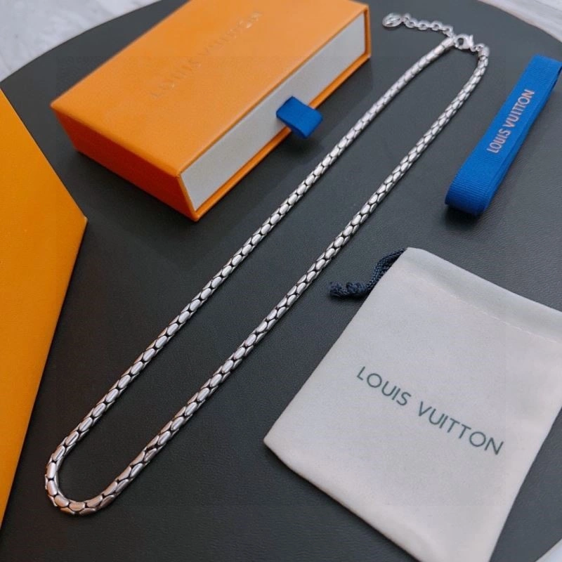 Bargain Louis Vuitton Necklaces