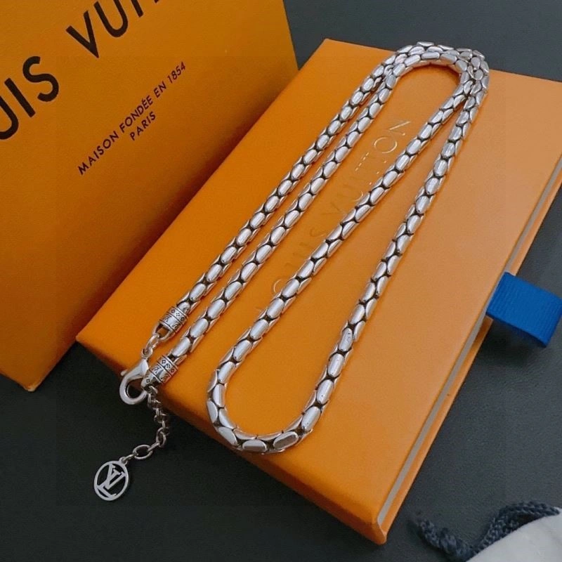 Bargain Louis Vuitton Necklaces