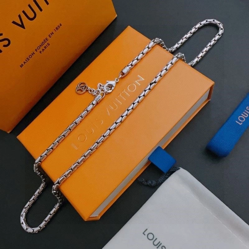 Bargain Louis Vuitton Necklaces