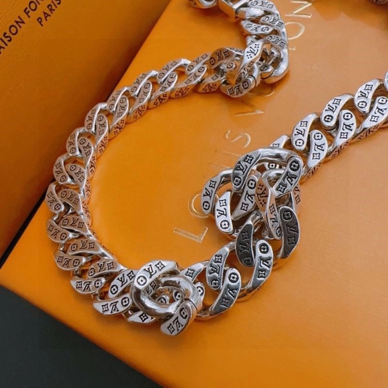 Affordable Louis Vuitton Necklaces