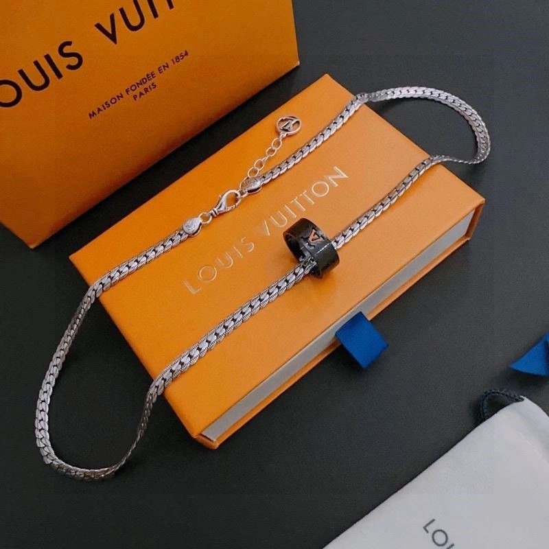 Low-cost Louis Vuitton Necklaces