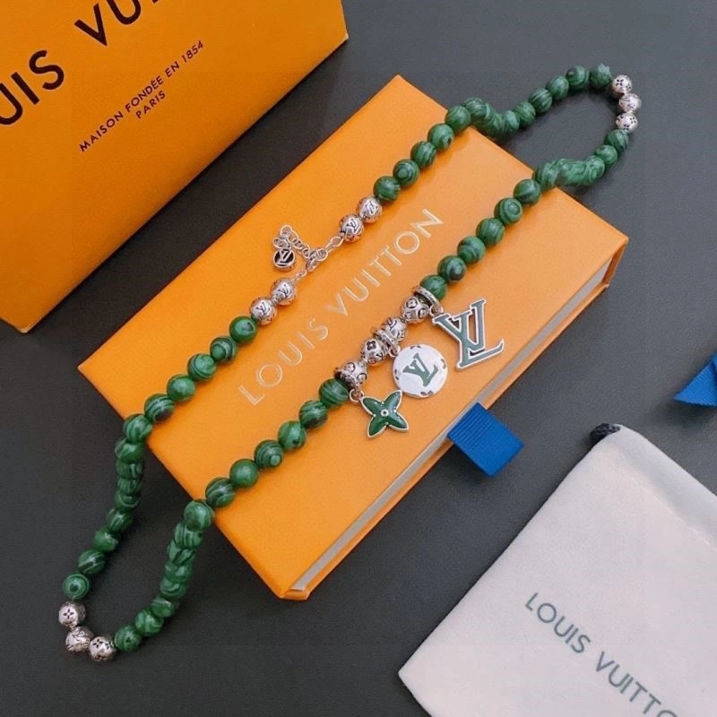Top mirror Louis Vuitton Necklaces