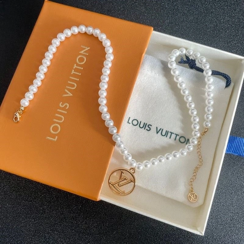 Legit Louis Vuitton Necklaces