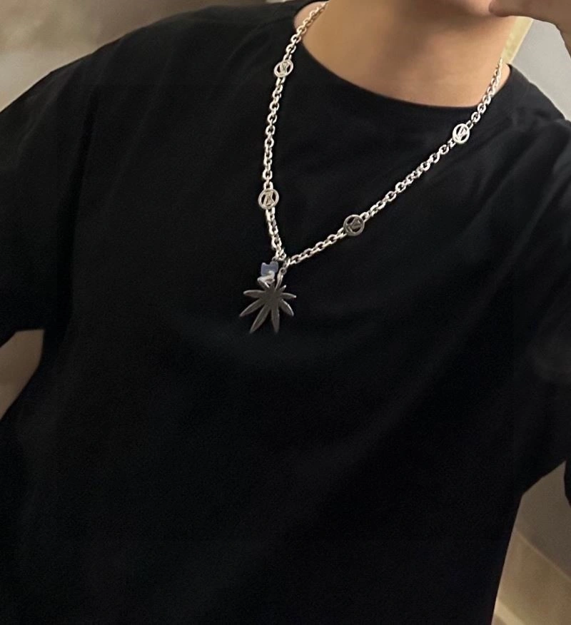 Factory-made Louis Vuitton Necklaces