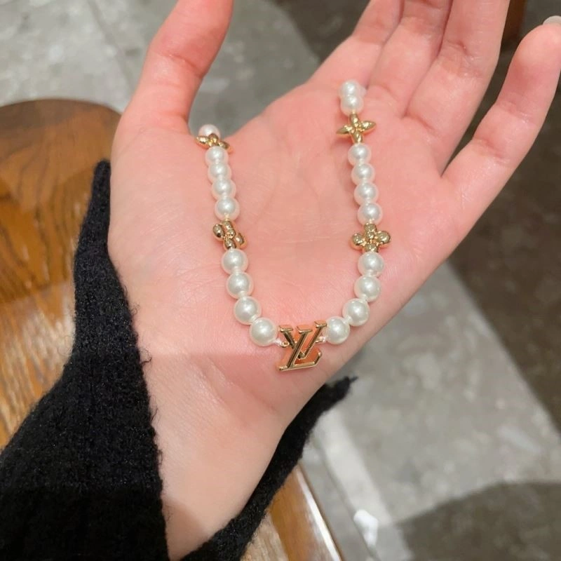 1:1 copy Louis Vuitton Necklaces