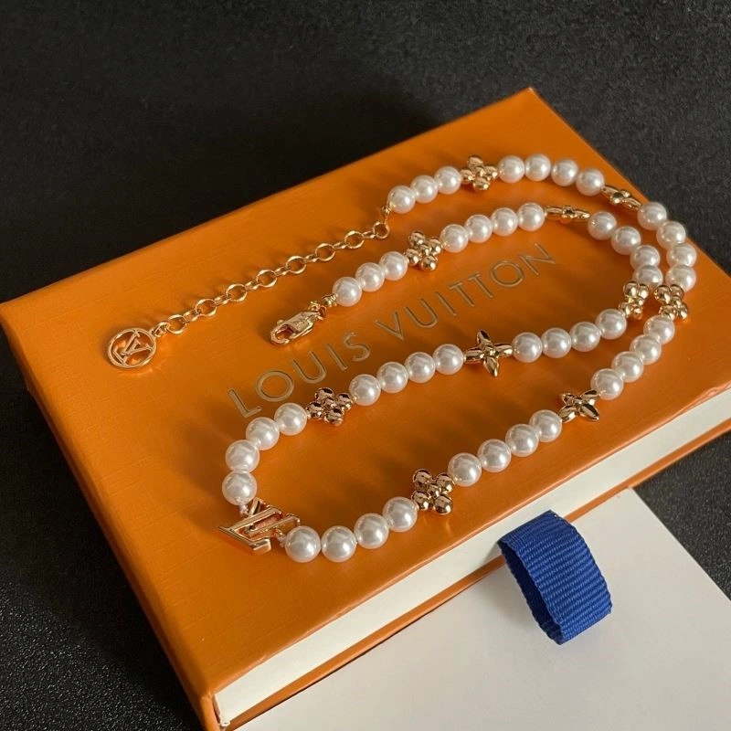 1:1 copy Louis Vuitton Necklaces