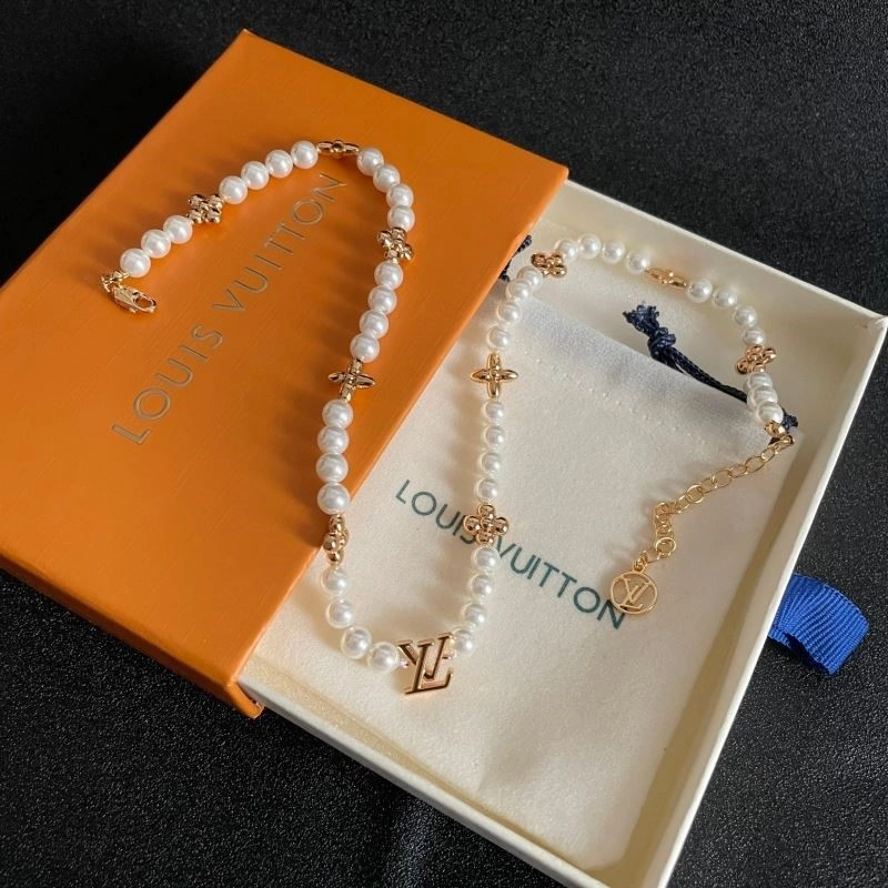 1:1 copy Louis Vuitton Necklaces