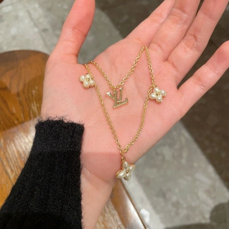 Inexpensive Louis Vuitton Necklaces
