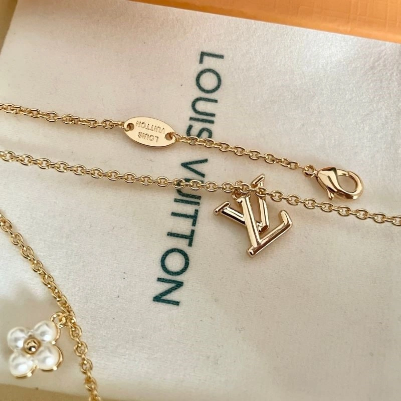 Inexpensive Louis Vuitton Necklaces