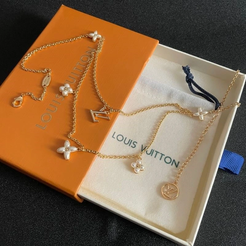Inexpensive Louis Vuitton Necklaces