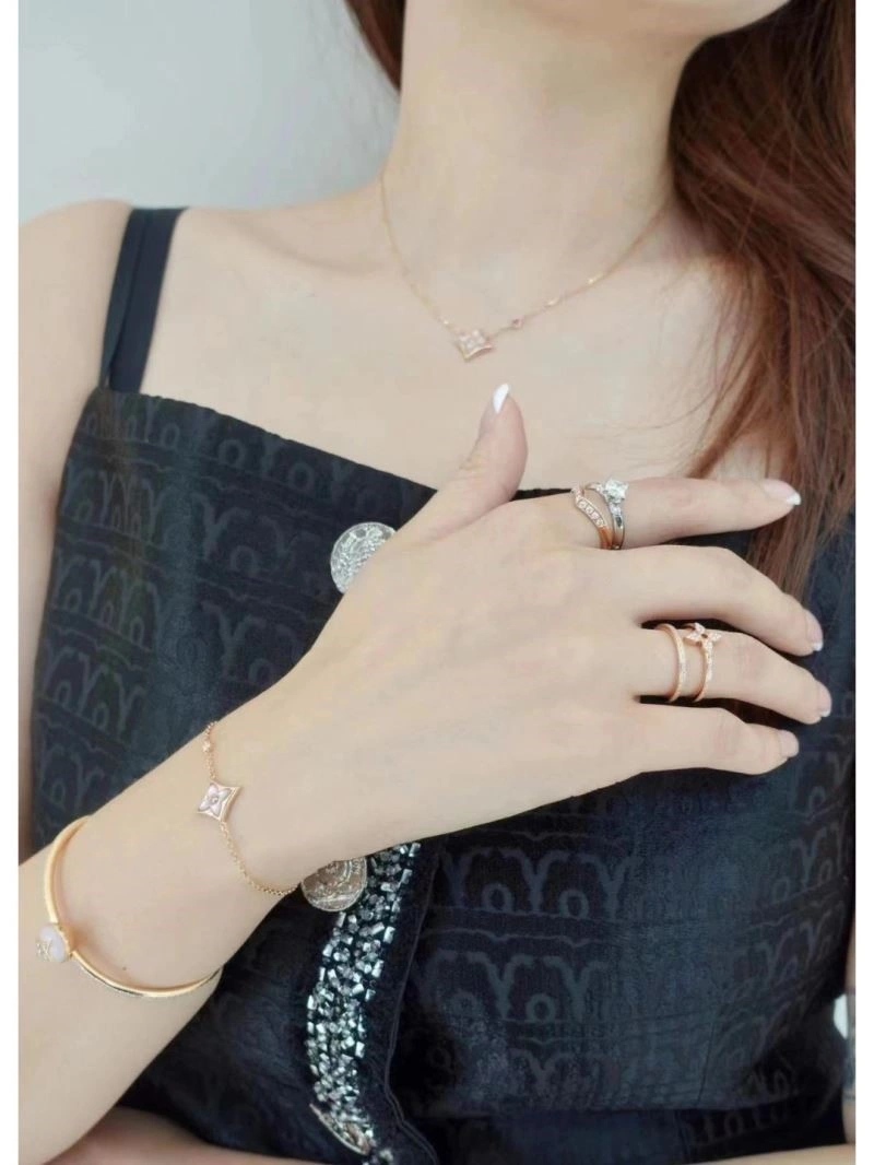 OEM Louis Vuitton Necklaces