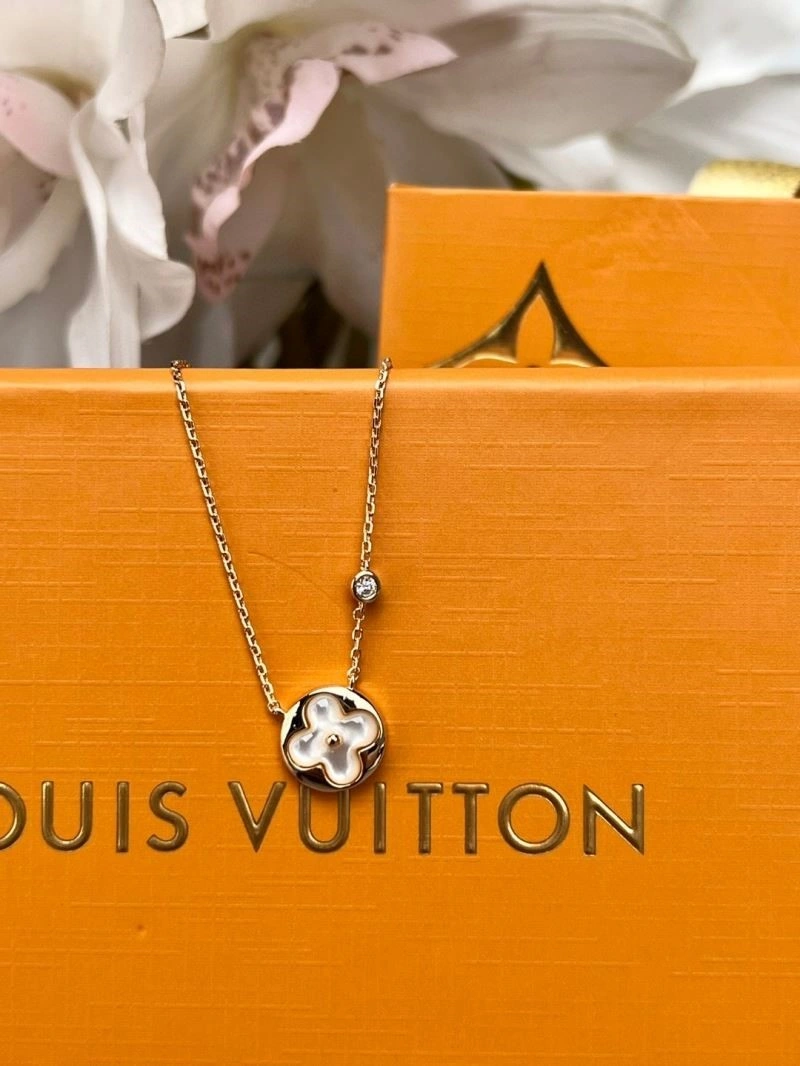 Bargain Louis Vuitton Necklaces