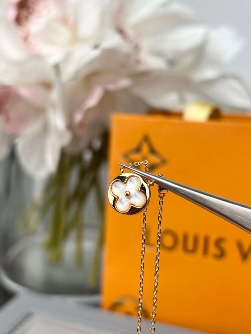 Bargain Louis Vuitton Necklaces