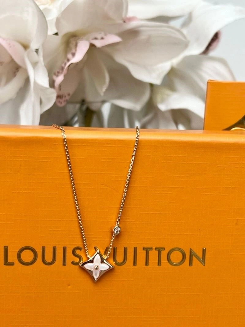 Bargain Louis Vuitton Necklaces