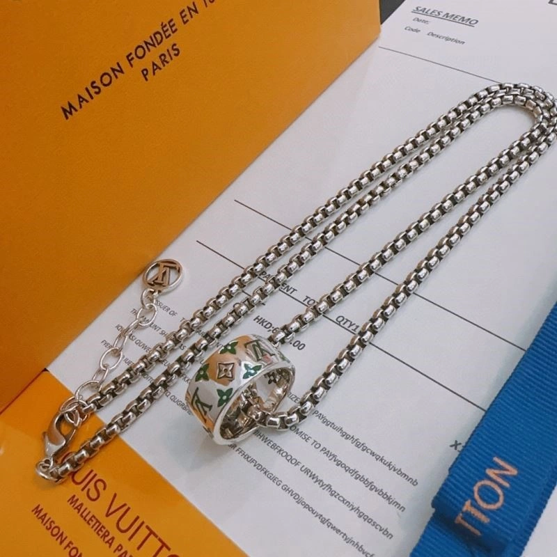 Brand-authenticated Louis Vuitton Necklaces