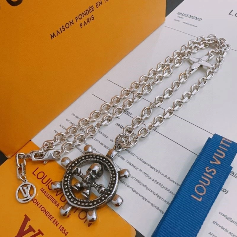Bargain Louis Vuitton Necklaces
