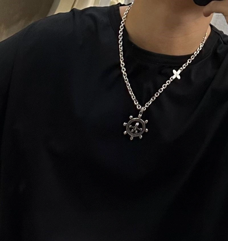 Bargain Louis Vuitton Necklaces