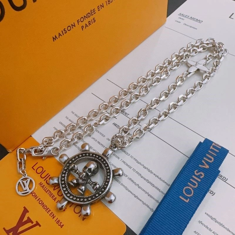 Bargain Louis Vuitton Necklaces