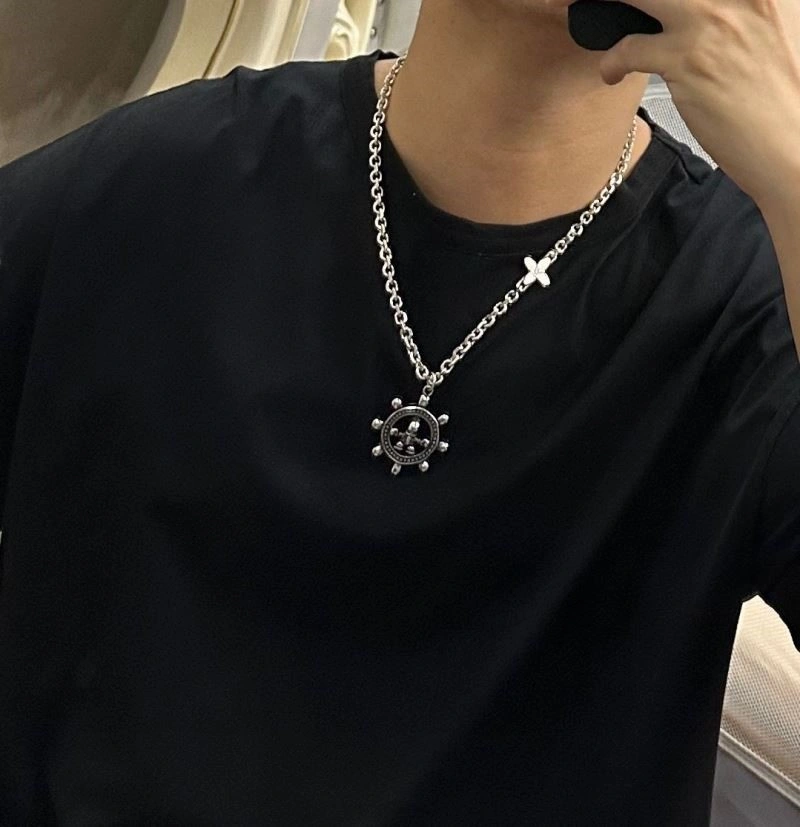 Bargain Louis Vuitton Necklaces
