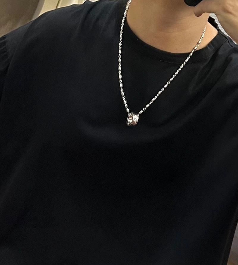Accurate model Louis Vuitton Necklaces