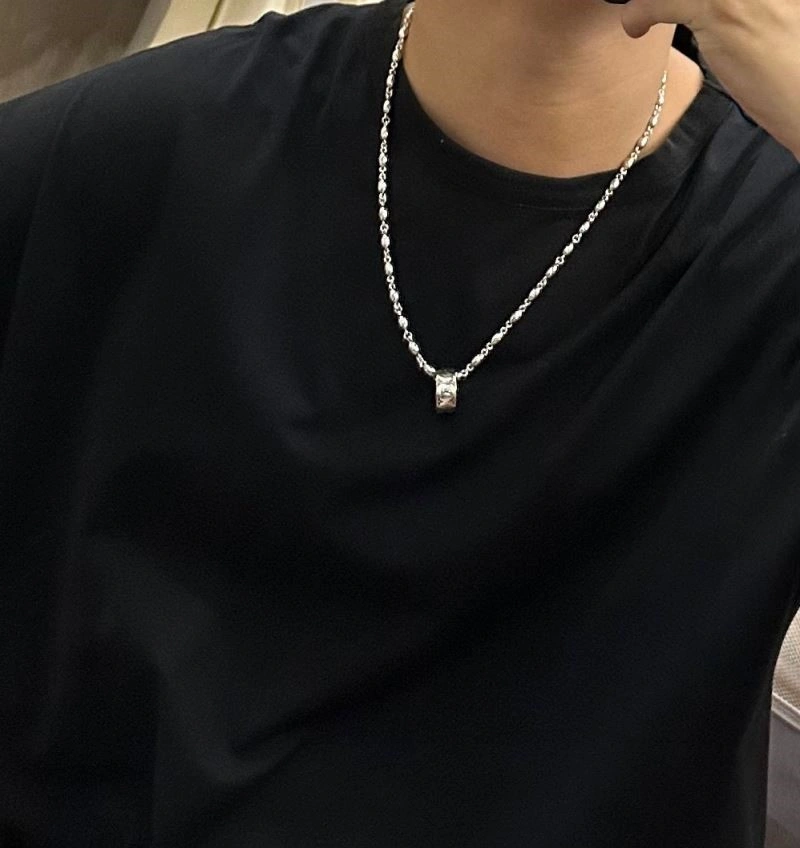 Accurate model Louis Vuitton Necklaces