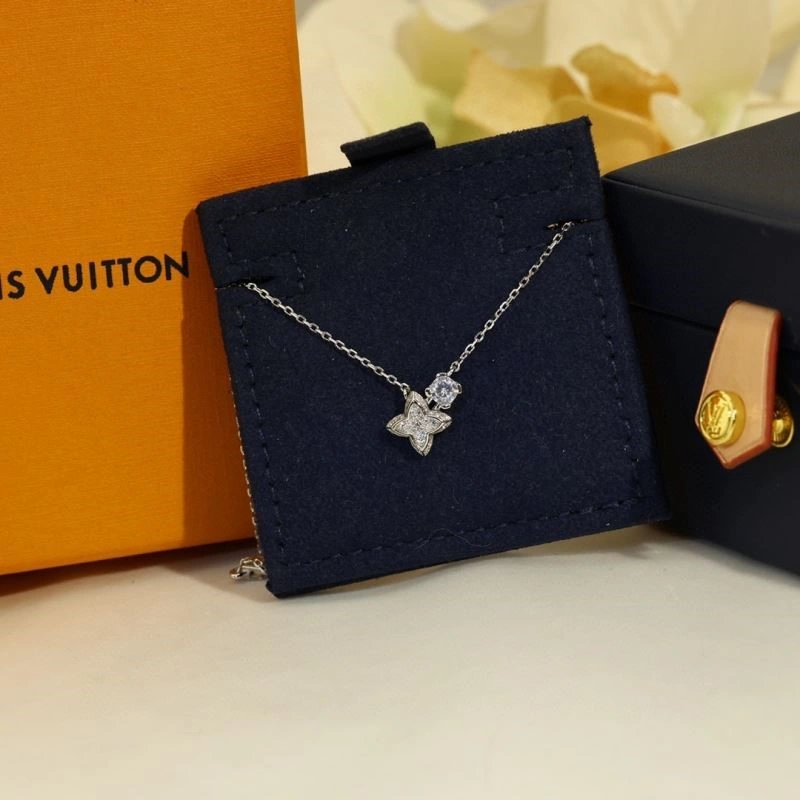 Top mirror Louis Vuitton Necklaces