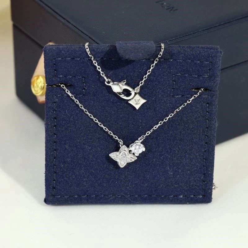 Top mirror Louis Vuitton Necklaces