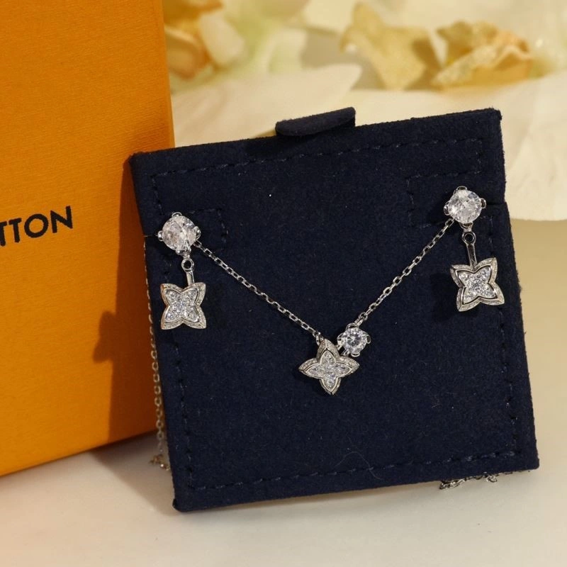 Top mirror Louis Vuitton Necklaces
