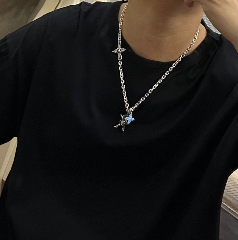 Discounted Louis Vuitton Necklaces