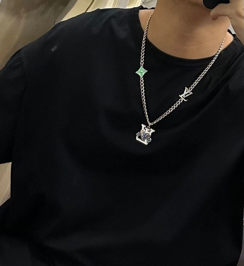 Exact replica Louis Vuitton Necklaces
