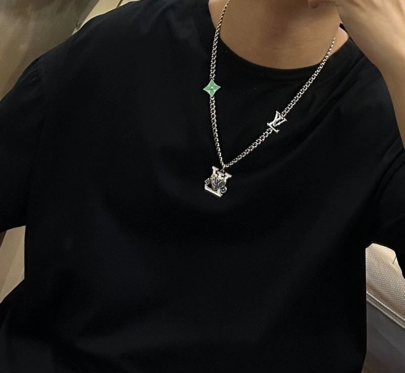 Exact replica Louis Vuitton Necklaces