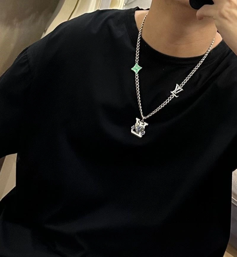 Exact replica Louis Vuitton Necklaces