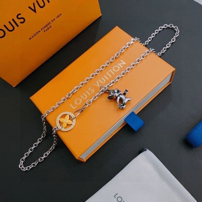 Top mirror Louis Vuitton Necklaces