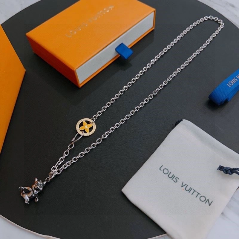 Top mirror Louis Vuitton Necklaces