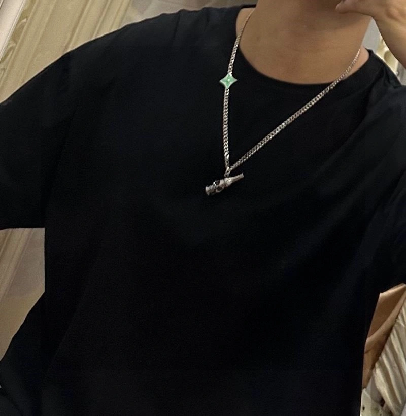 Exact replica Louis Vuitton Necklaces