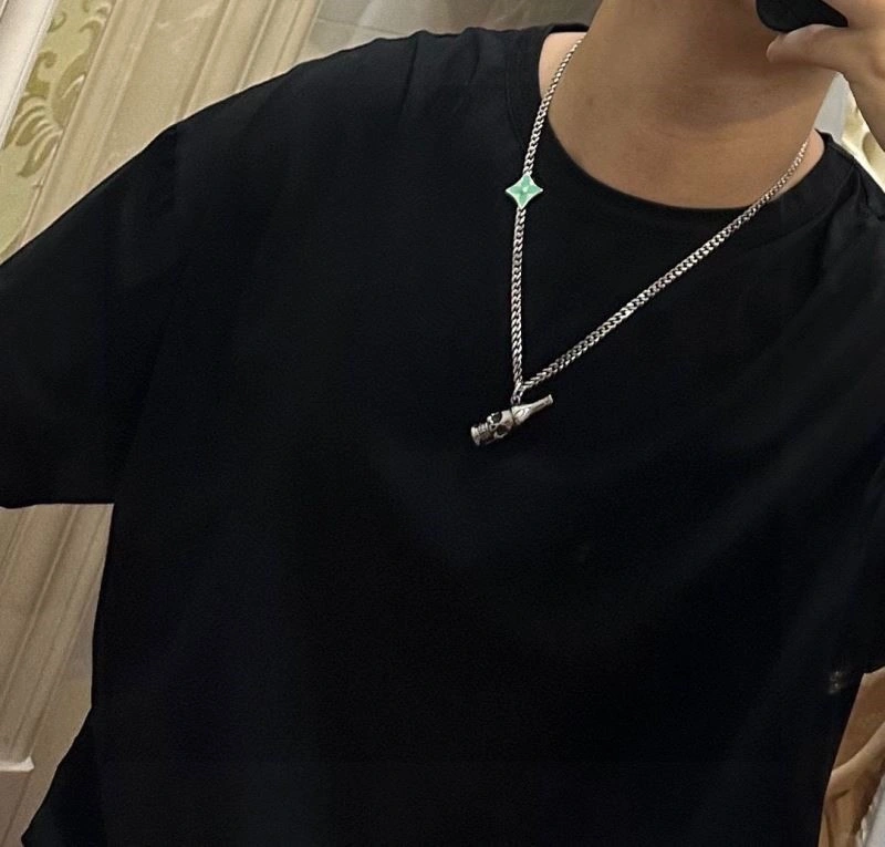 Exact replica Louis Vuitton Necklaces